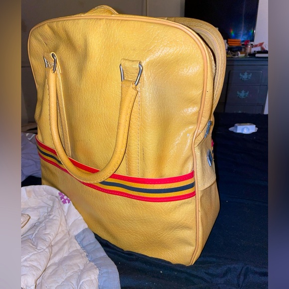 amelia earhart | Bags | Vintage Amelia Earhart Travel Bag Yellow With ...